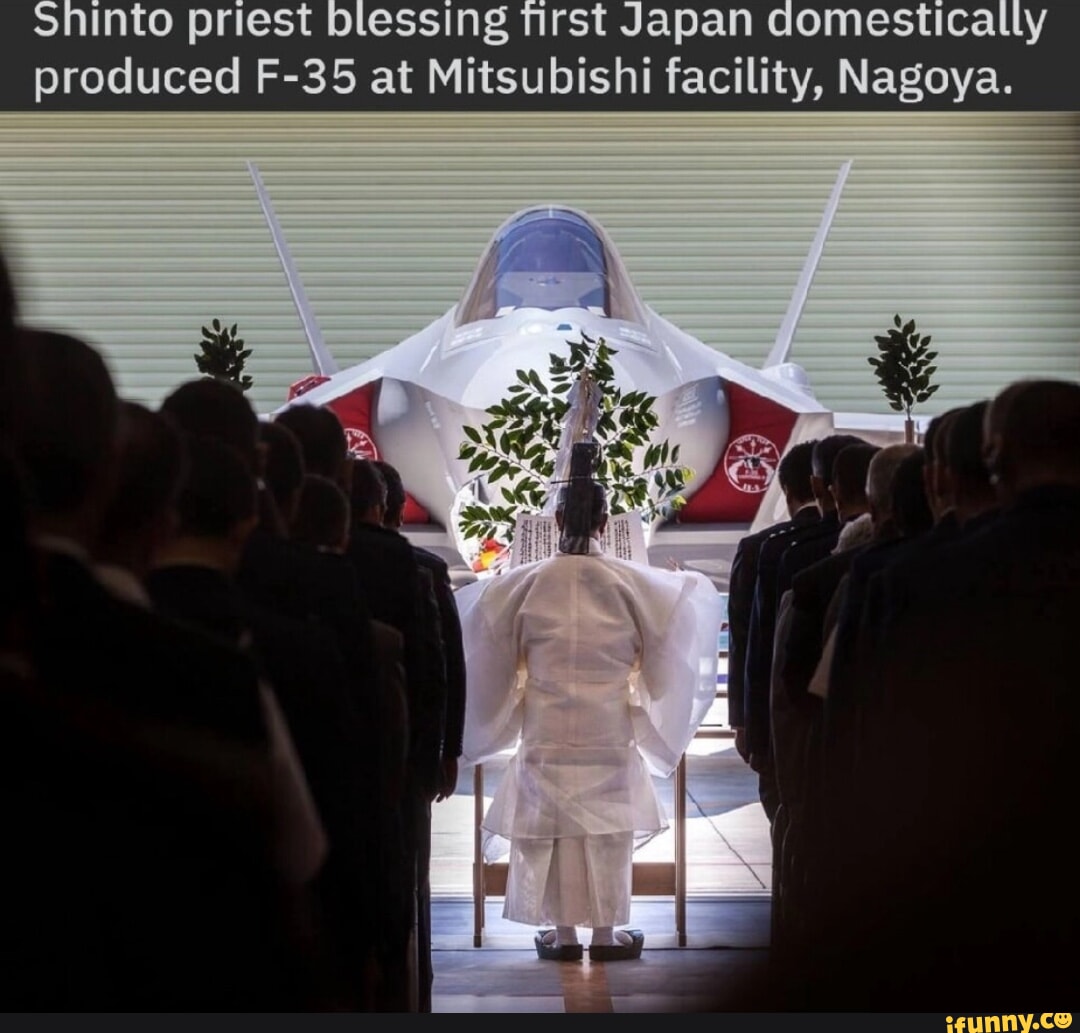 Shinto priest blessing first Japan domestically produced F-35 at ...