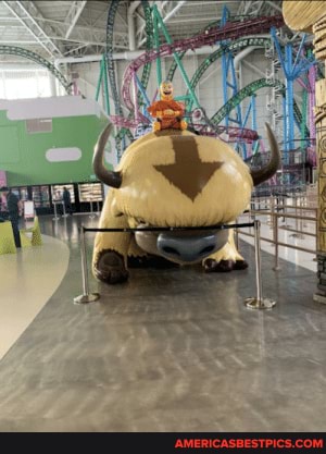 Statue at Nickelodeon Universe in the New American Dream Mall in New ...