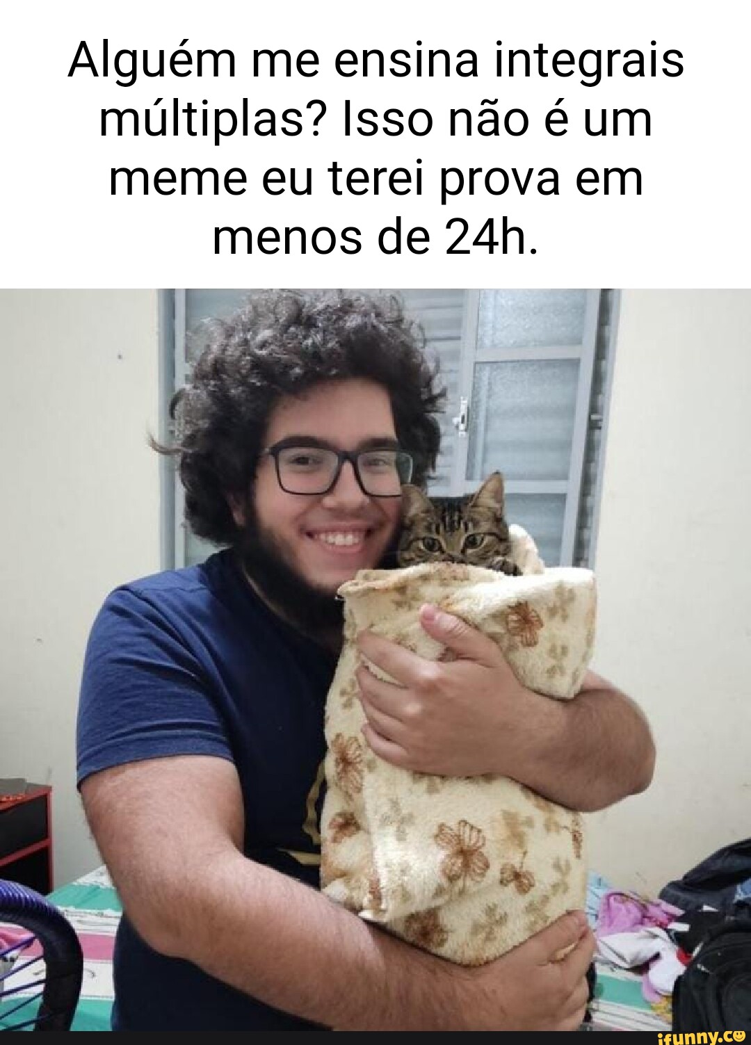 Alguém me ensina integrais múltiplas? Isso não é um meme eu terei prova ...