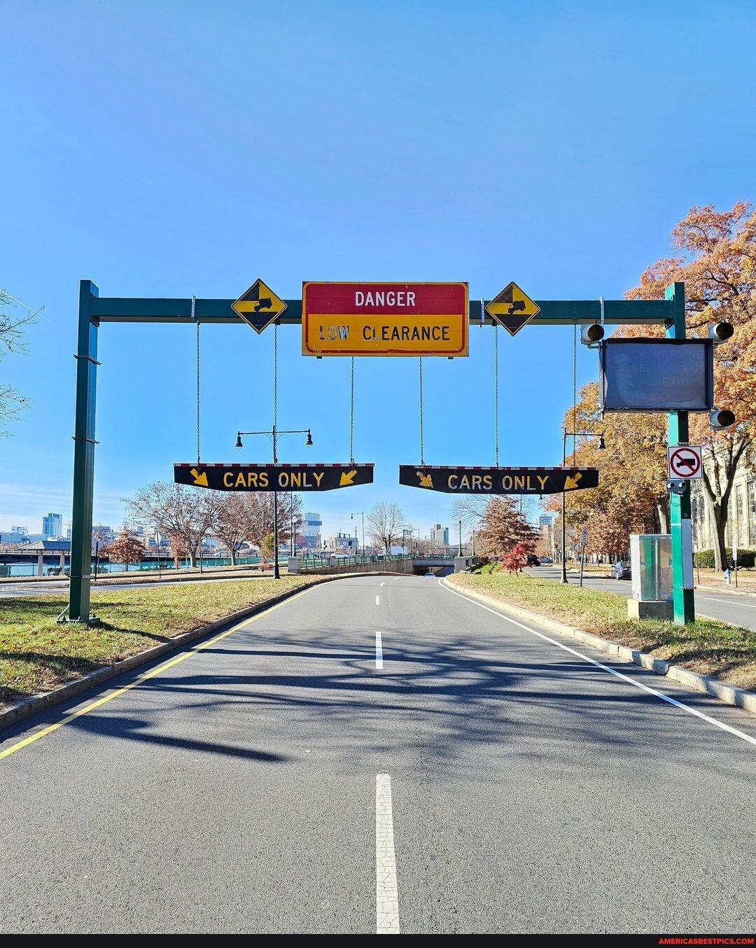 The most ignored road signs in North America. - America’s best pics and ...