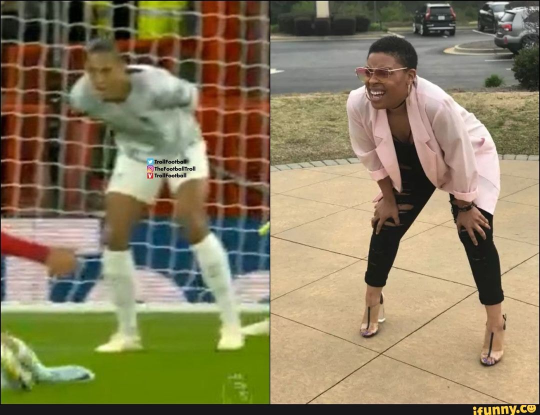 Van Dijk defending against Sancho - )