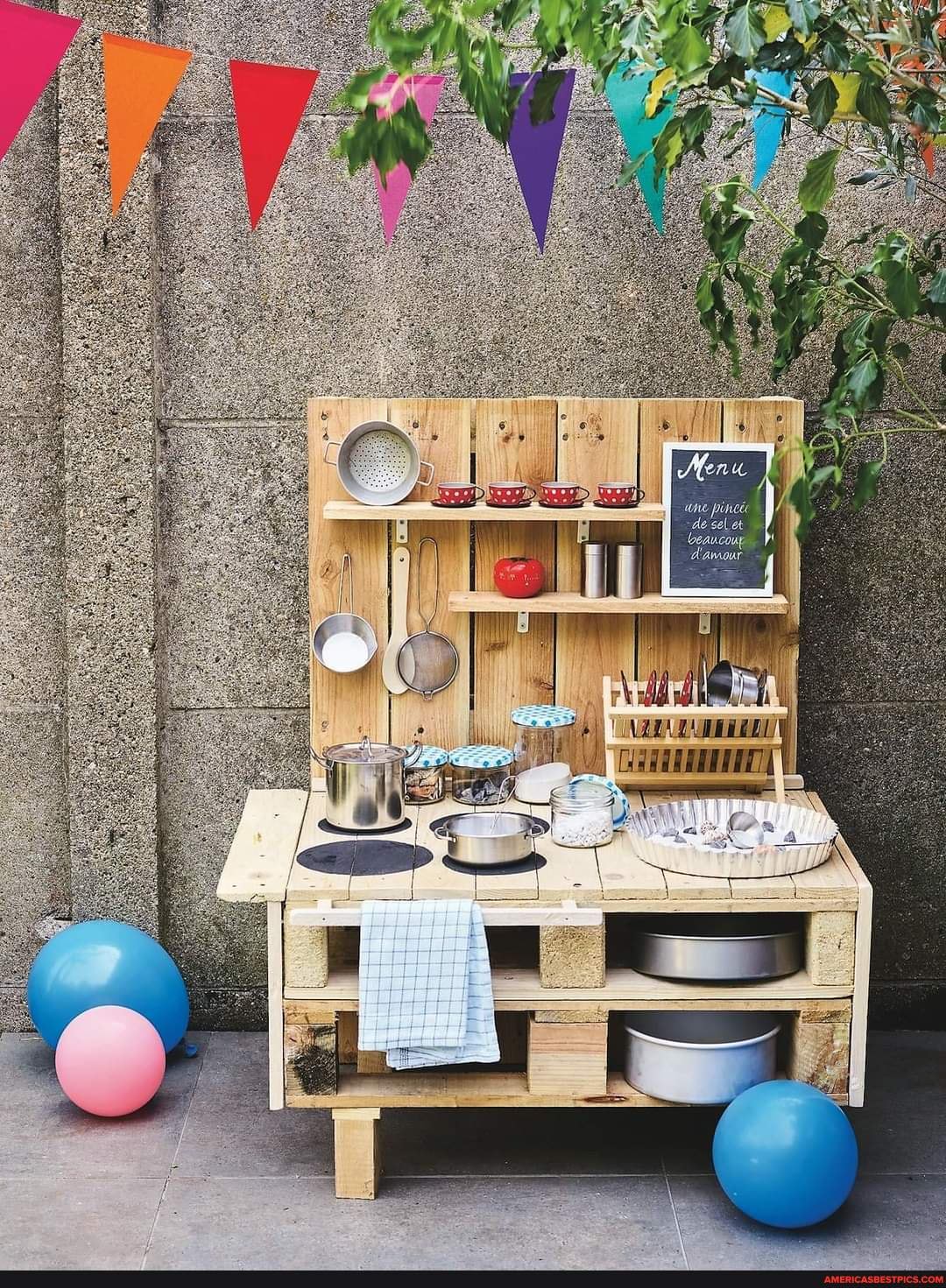 Recycled Pallet Outdoor Kitchen for Kids - America’s best pics and videos
