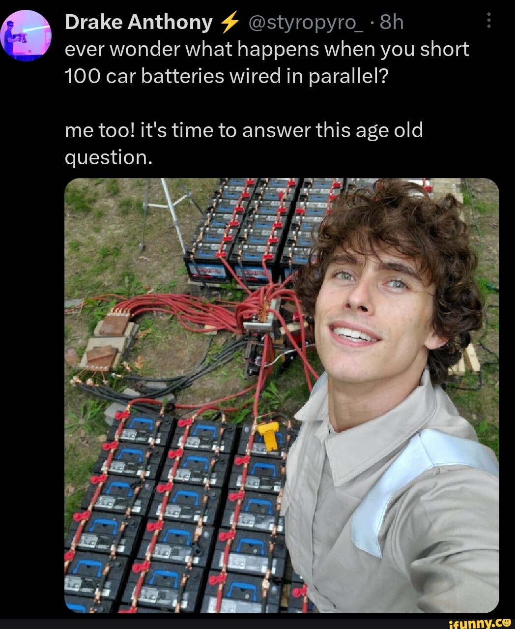 Is it just me or is this house faded af? - iFunny