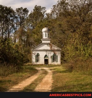 19th Century Abandoned Church in the ghost town of Rodney, Mississippi ...