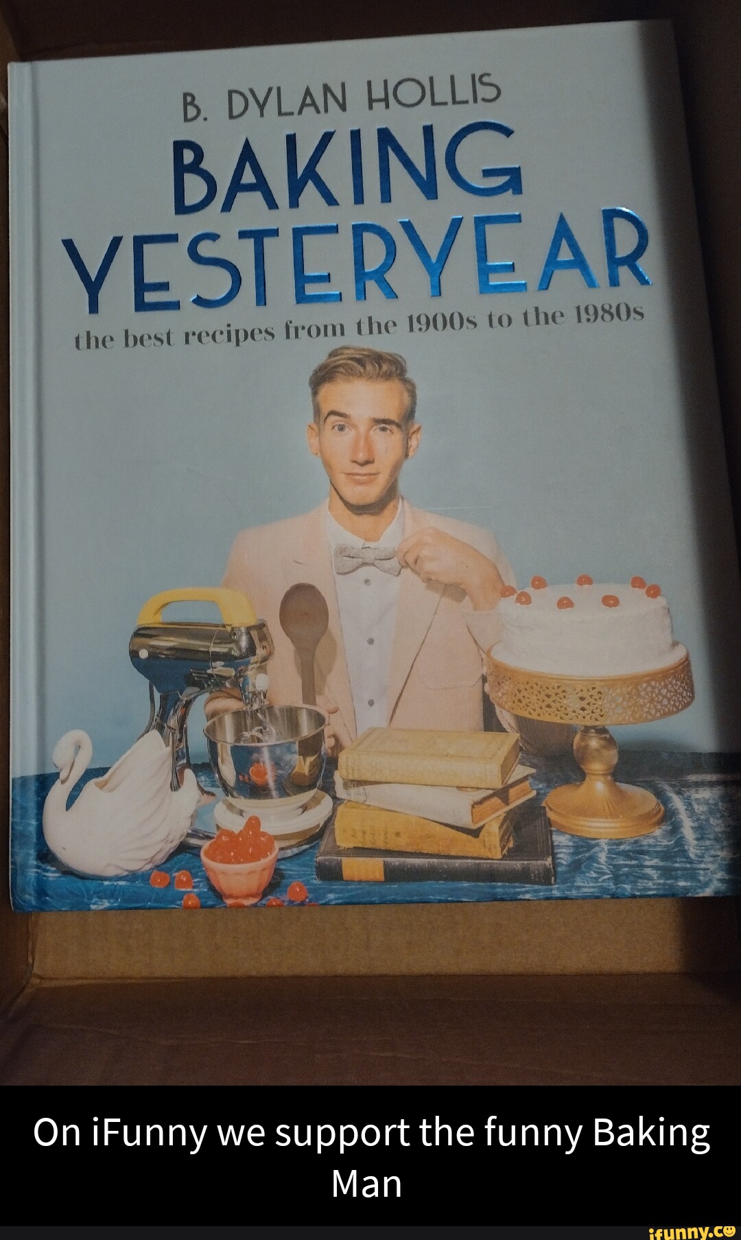 "Inter mundos" is Latin for "Between Worlds " if you watch the movie ...