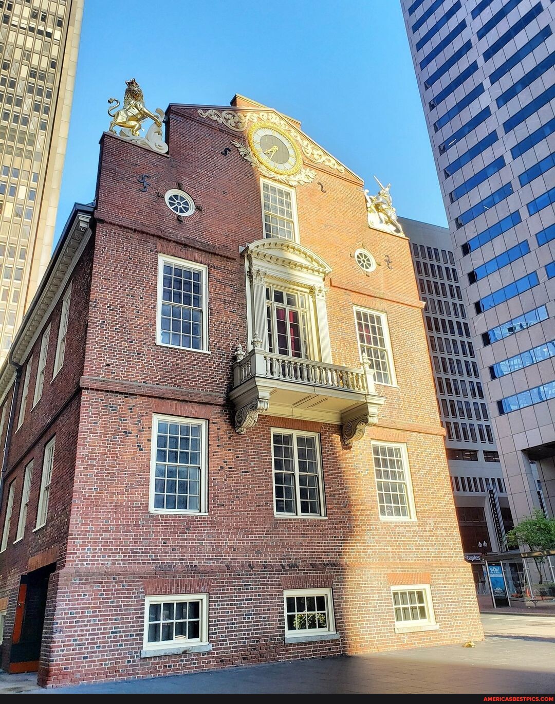 The Declaration of Independence was first read to Bostonians from the ...