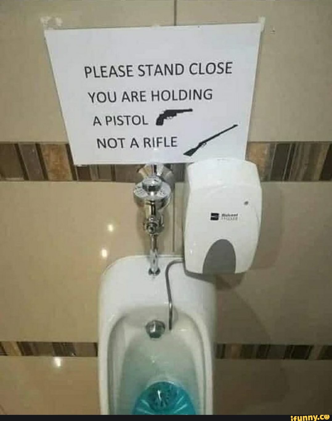 PLEASE STAND CLOSE I YOU ARE HOLDING PISTOL NOT A RIFLE - iFunny