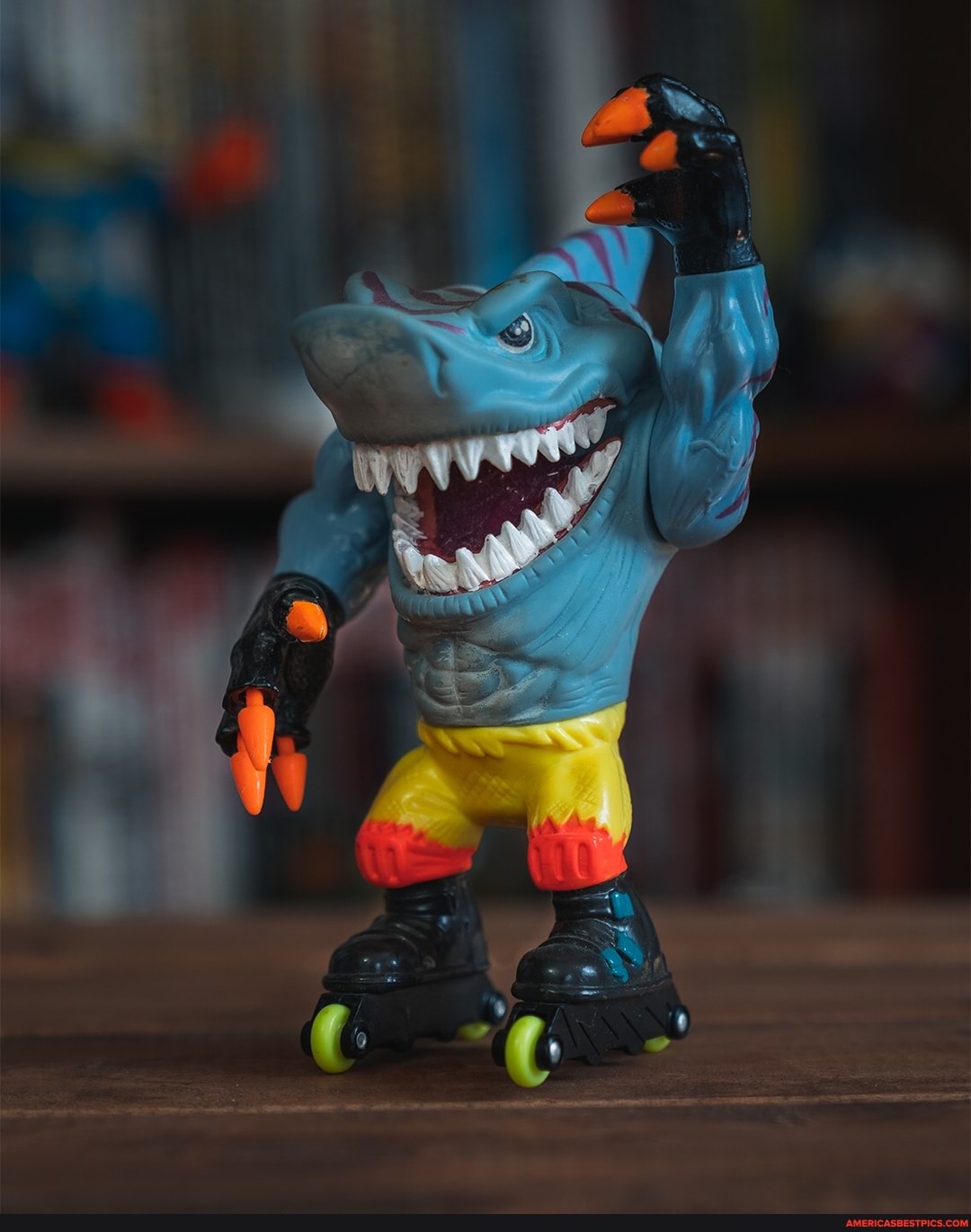 Streex aka blades from Street Sharks. Early 90s cartoons in a nutshell ...