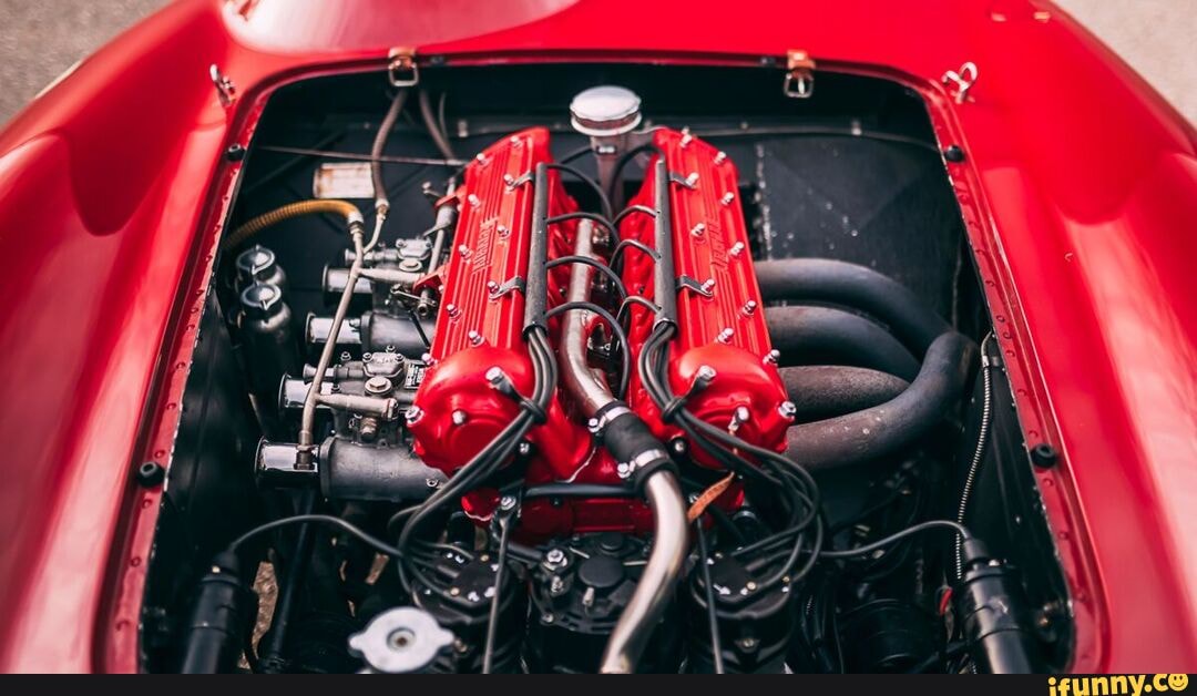 The 4-cylinder "Testa Rossa" engine of the Ferrari 500 TR. 500 (cubic ...
