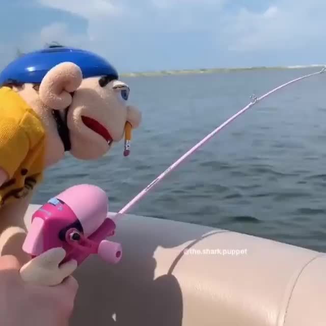 SHARK PUPPET MEETS JEFFY!!! - )