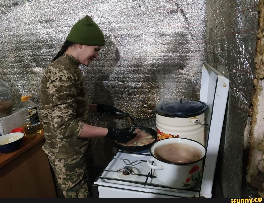 What do Ukrainian soldiers eat in the war zone, Eastern Ukraine? Joint ...