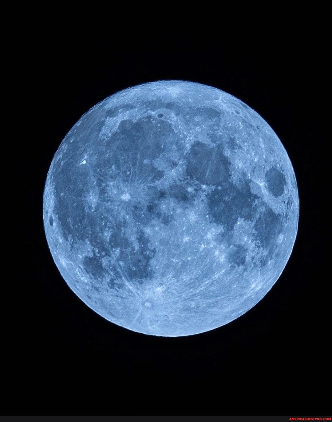 Super Blue Moon! 🌙 🤩 The next Super Blue Moon event will occur on 2037 ...