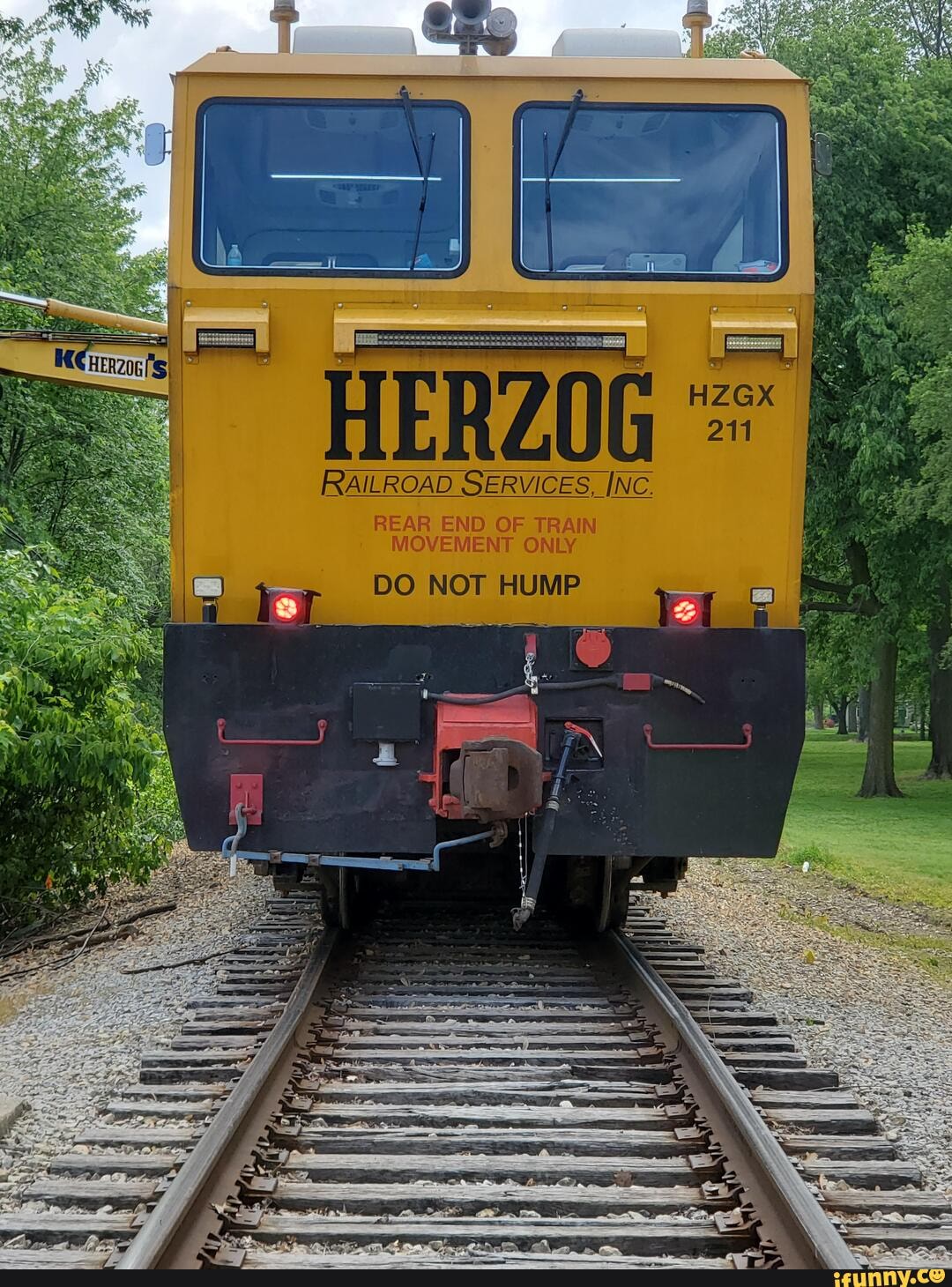 HERZOG RAILROAD SERVICES. I REAR END OF TRAIN MOVEMENT ONLY DO NOT HUMP - iFunny