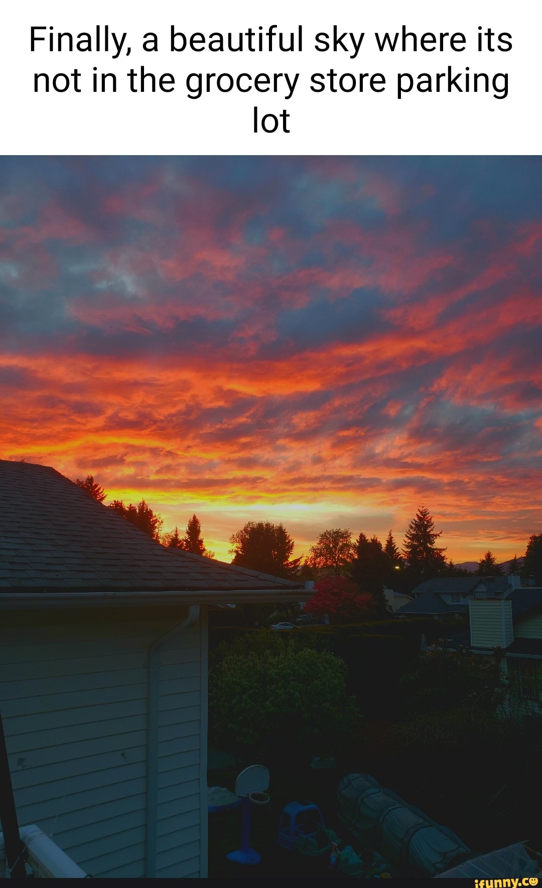 Finally, a beautiful sky where its not in the grocery store parking lot ...