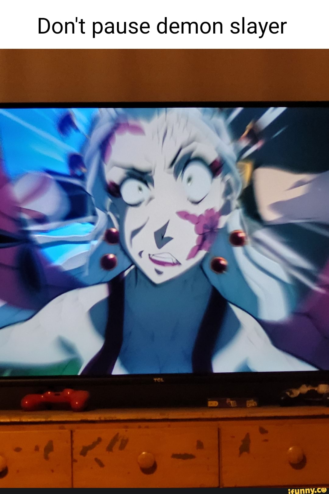 Don't pause demon slayer - iFunny