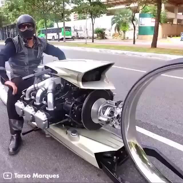 This hubless motorcycle is powered by a 1960s aircraft engine. Check ...