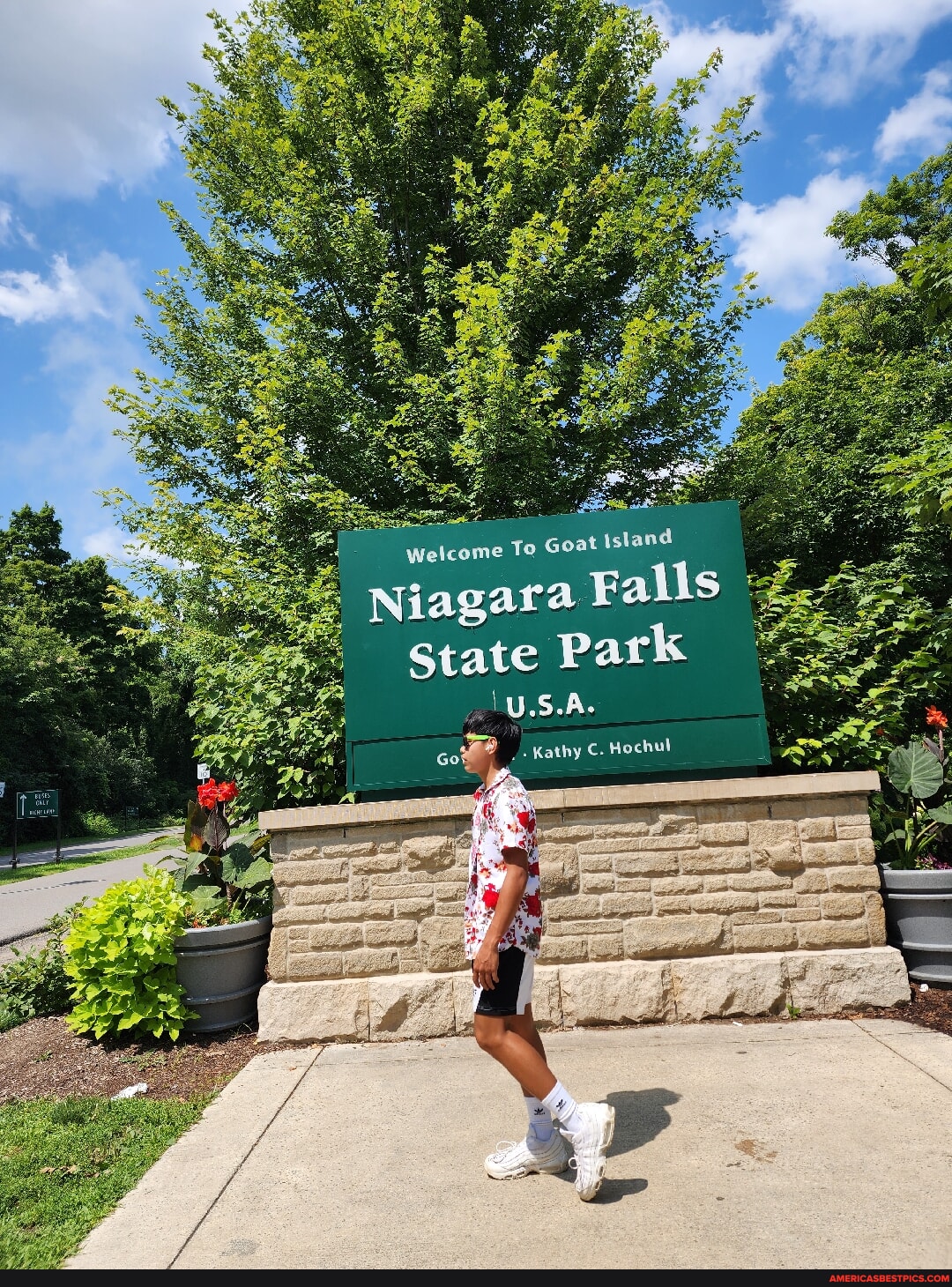 At Island Welcome To GO Niagara Falls state Park U.S.A. Kathy C. Hochul ...