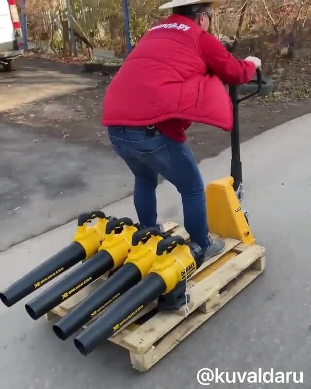 Only in Russia @kuvaldaru - )