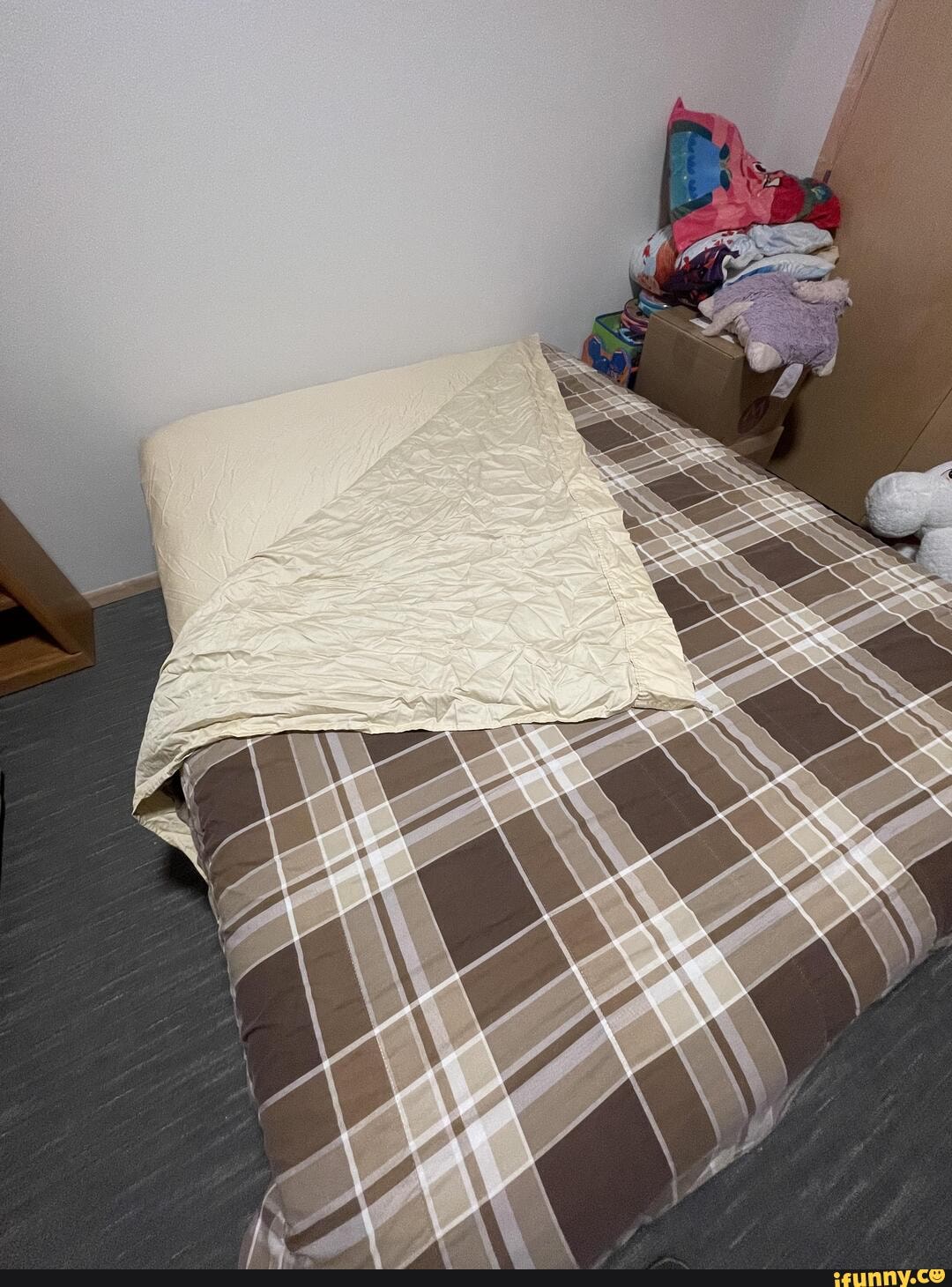 Bedspread memes. Best Collection of funny Bedspread pictures on iFunny