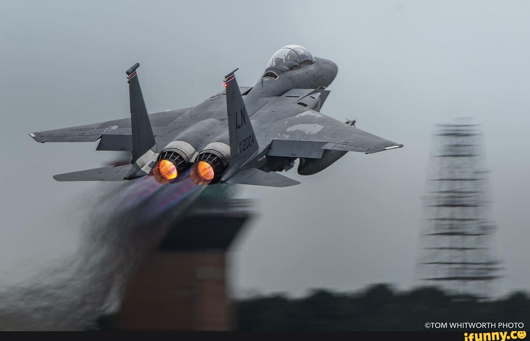 TOM WHITWORTH PHOTO - iFunny