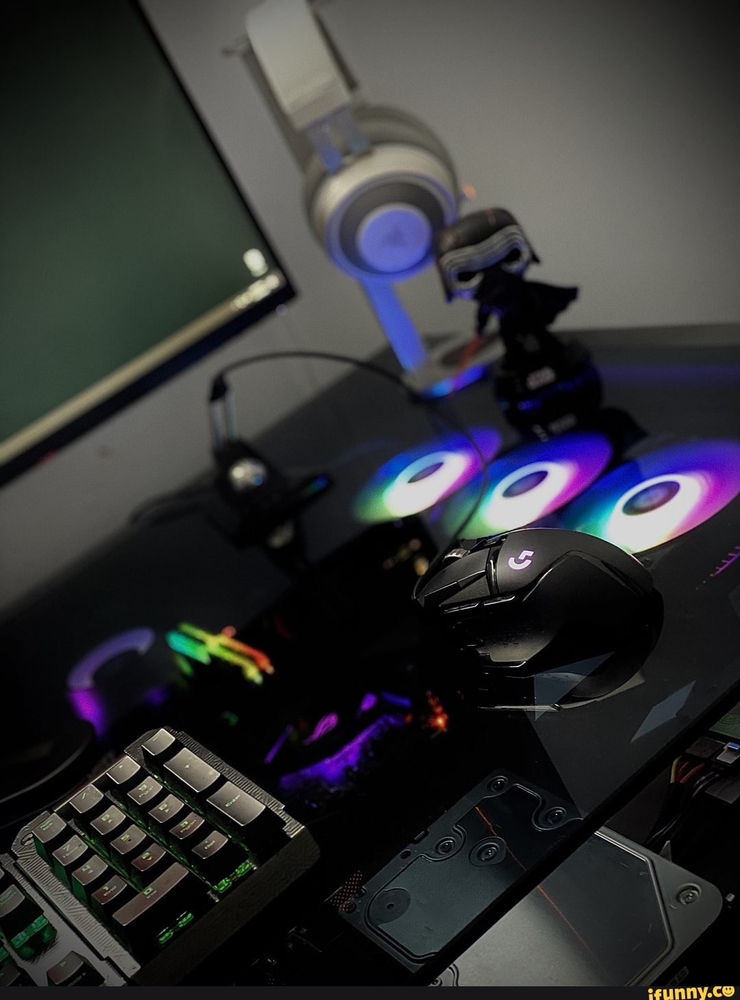 Current Setup (In desk Build Pc) - iFunny