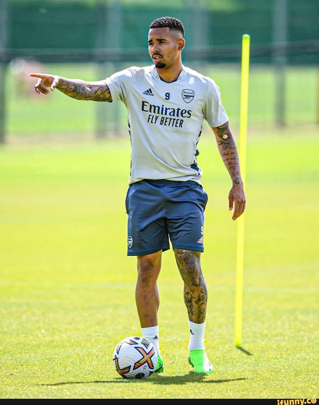 J Emirates FLY BETTER - iFunny