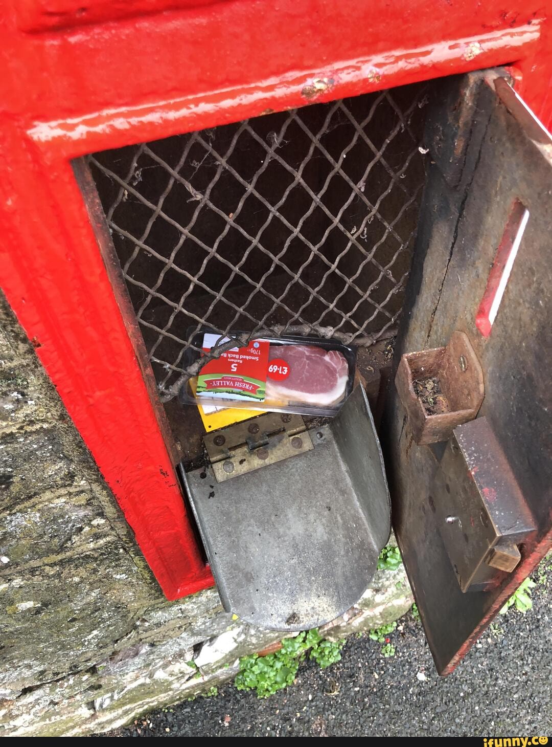 Postbox memes. Best Collection of funny Postbox pictures on iFunny