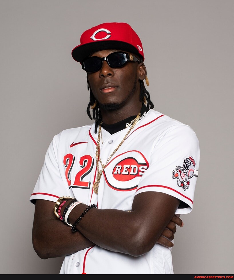 Elly De La Cruz is now the No. 1 ranked prospect in all of baseball ...