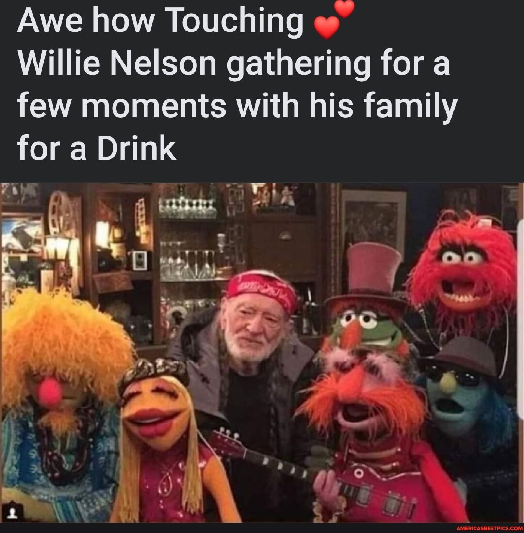 Awe how Touching Willie Nelson gathering for a few moments with his ...