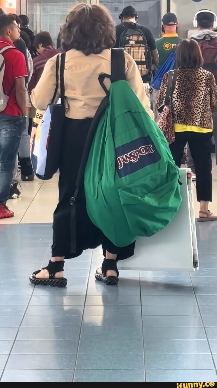 Backpack memes. Best Collection of funny Backpack pictures on iFunny