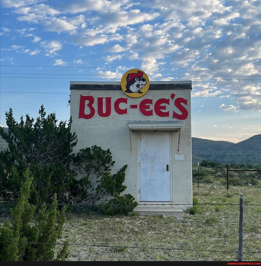 Ol Buc-ee is lookin’ thiccccc at the World’s Smallest Buc-ee’s. I’m ☠️ ...