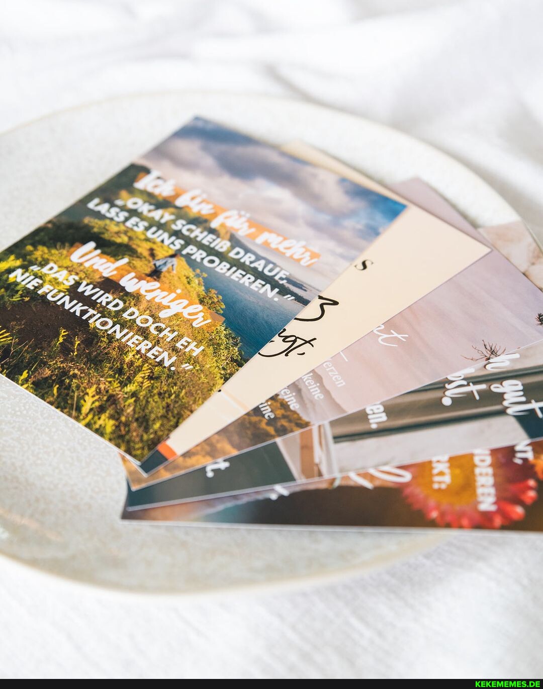 Entdecke jetzt unser Postkarten-Set mit den schönsten Glücksmomenten!💌 - In diesem Postkartenset ...