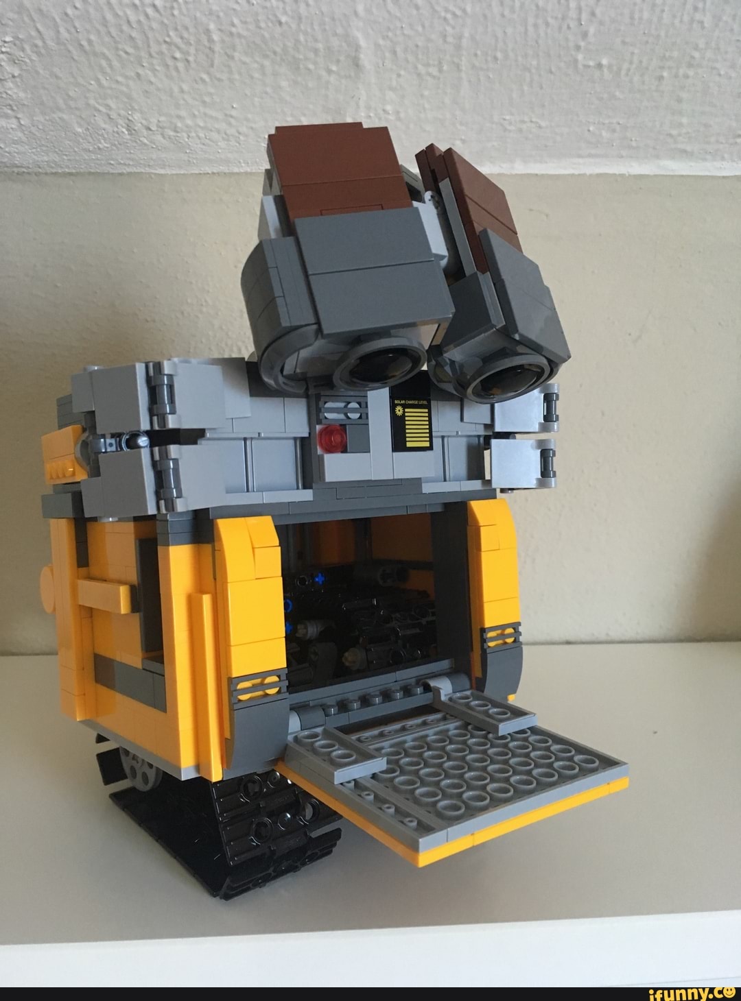 Transforming Lego WALL-E - iFunny