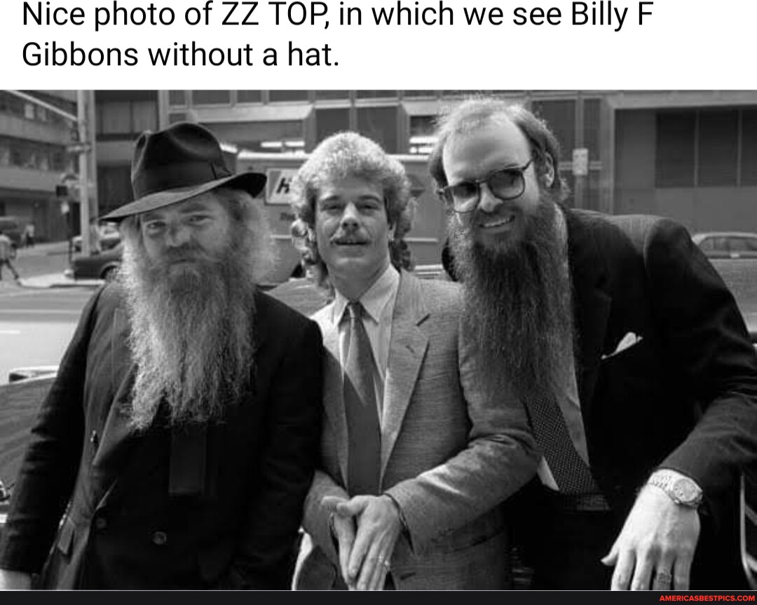 Nice photo of ZZ TOP in which we see Billy FF Gibbons without a hat ...