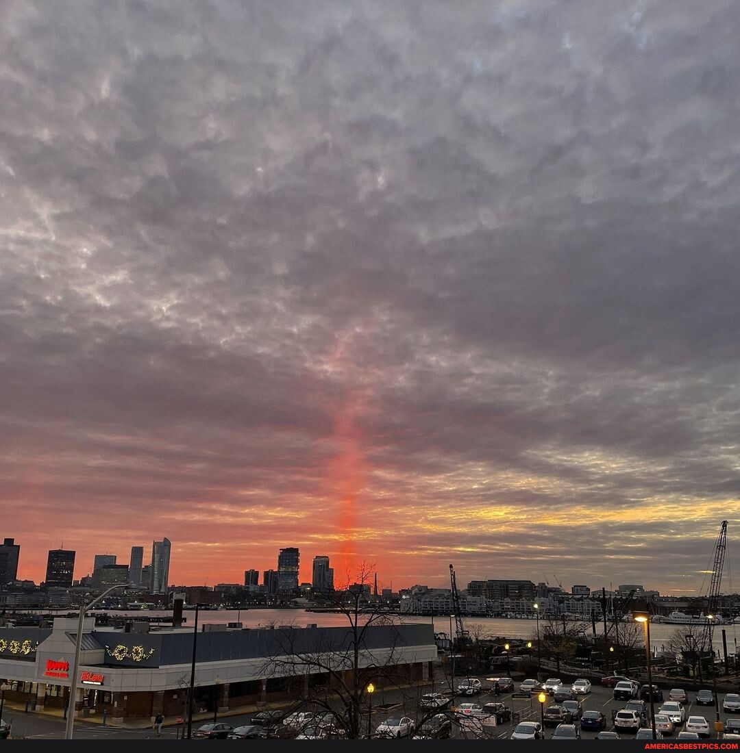 A sun pillar sunset in Boston on Friday... 📸: @britspencerr - America’s ...