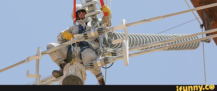 #danger #crazy #lineman #working #latticeclimbing - iFunny